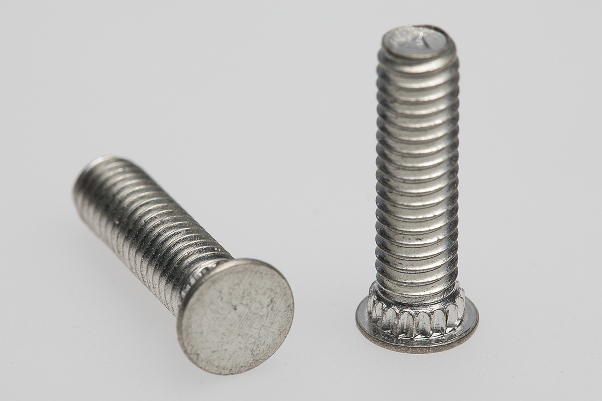 CAPTIVE® Einpressbolzen mit Gewinde kaufen | Titgemeyer Shop